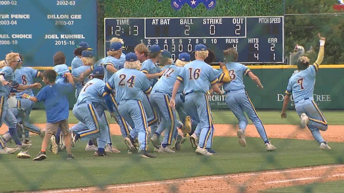 Kelly Bulldogs wins first baseball State Championship | 12newsnow.com
