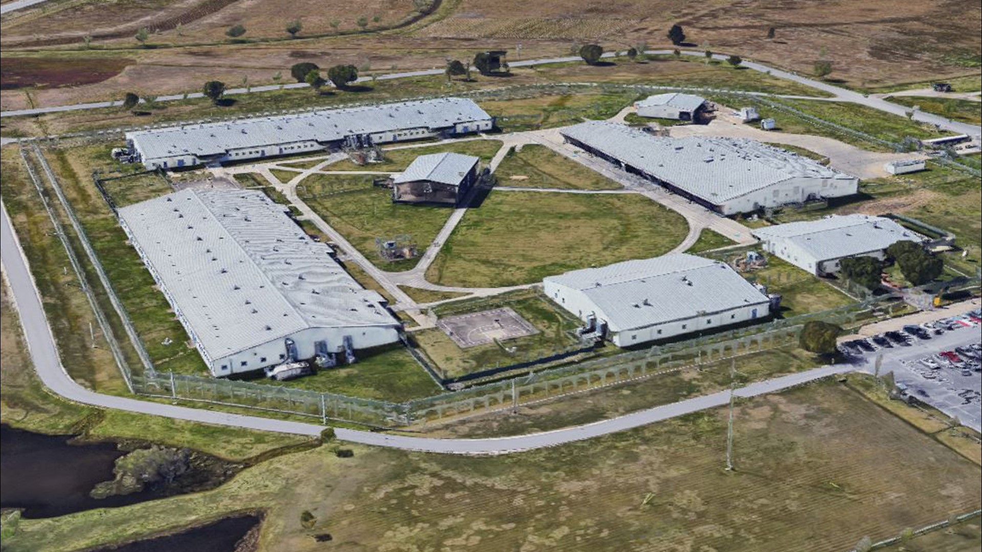 Beaumont correctional officer arrested for smuggling cell phone into ...