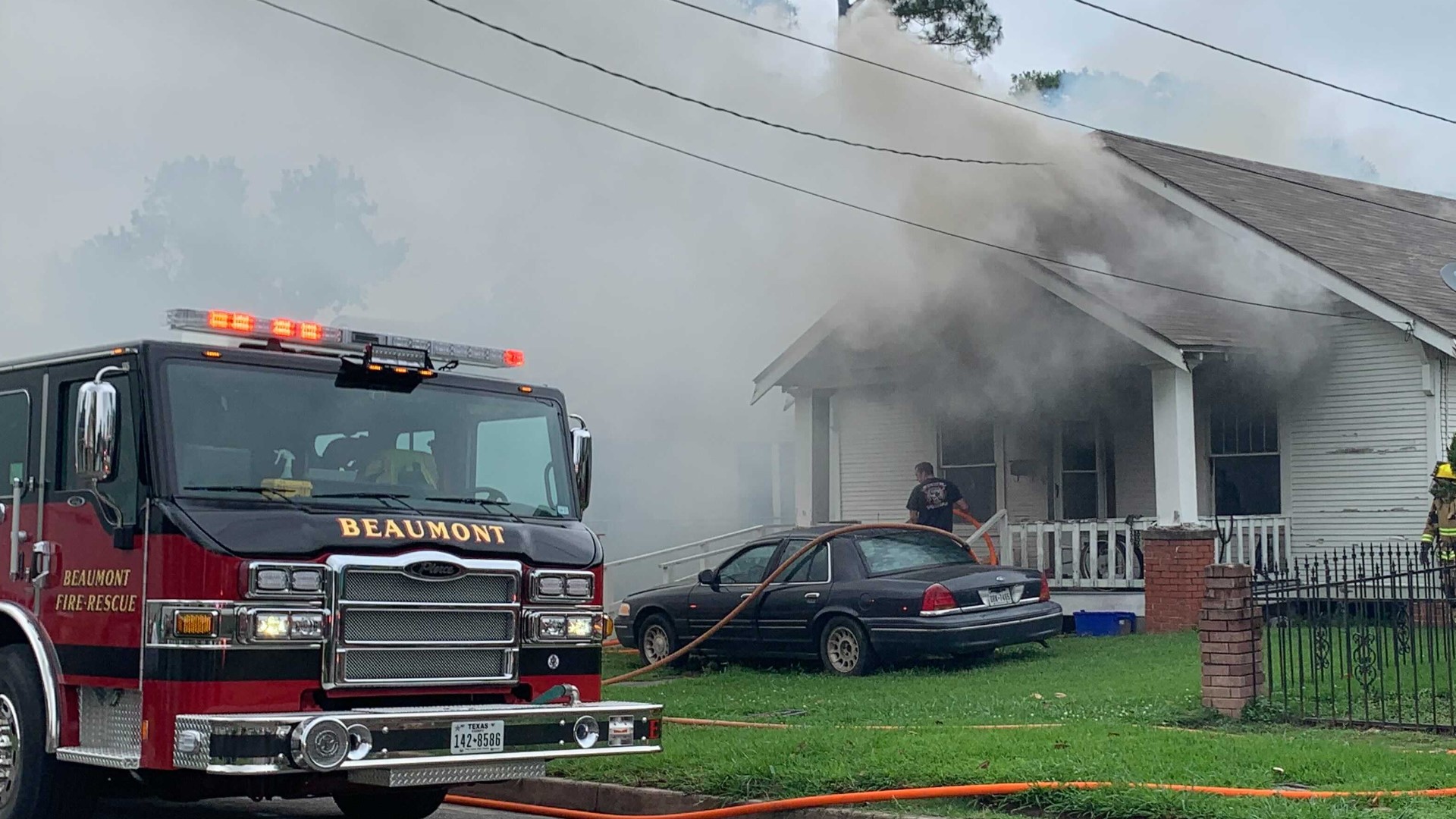 Neighbors rescue two men from Beaumont house fire | 12newsnow.com