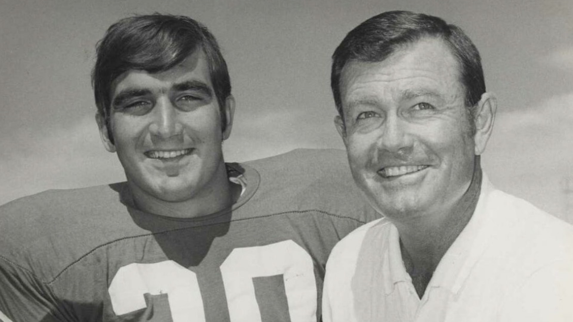 'It's so sad to lose him' : Former teammates of Steve Worster honor his ...