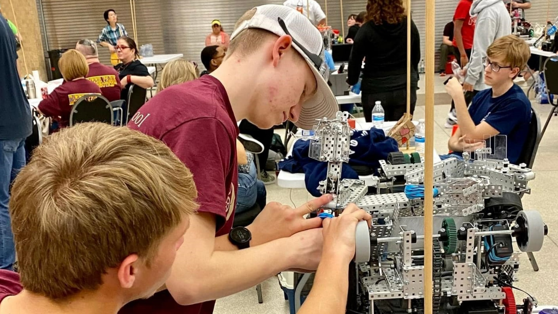 Silsbee High School Robotics team heading to World Championship | 12newsnow.com