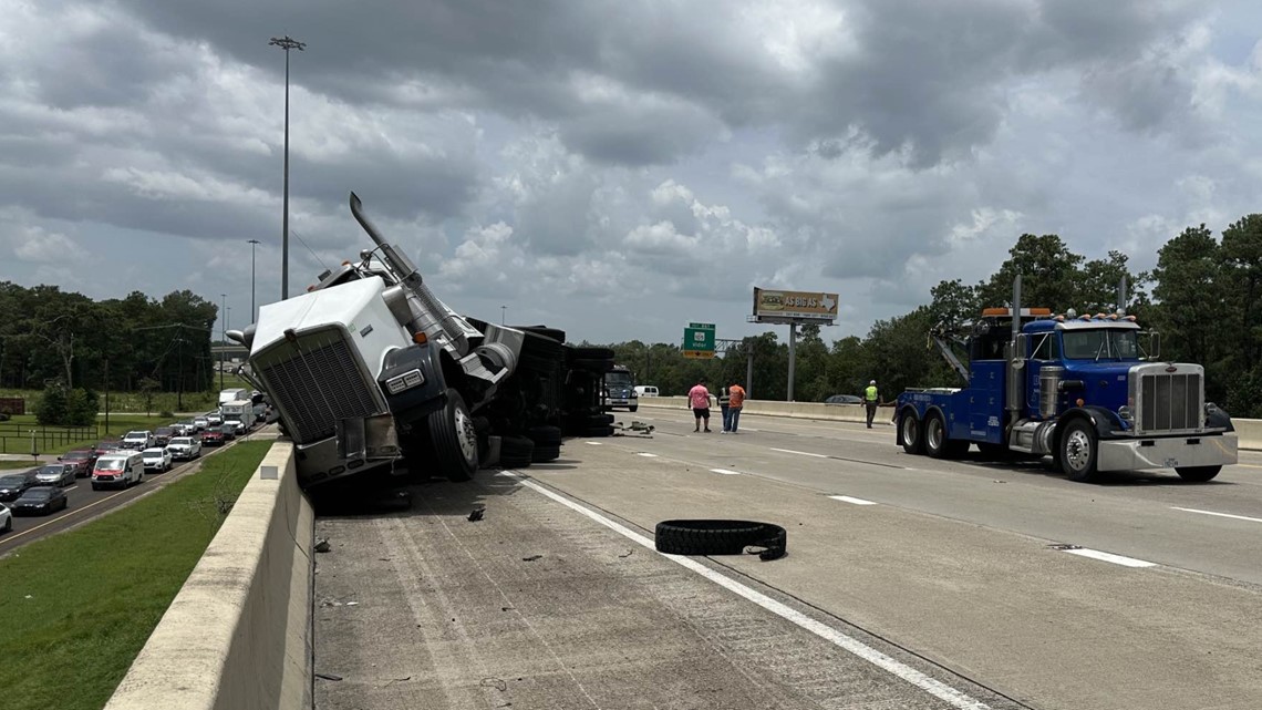 Overturned 18 Wheeler Shuts Down Eastbound Interstate 10 In Vidor