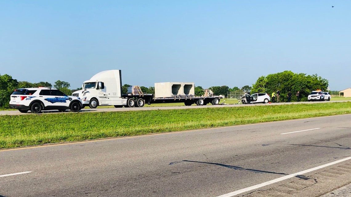 Wreck closes eastbound lanes of Texas 73 near W Port Arthur Rd ...