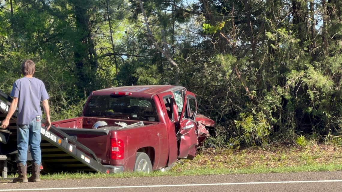 Jasper crash sends three to hospital | 12newsnow.com