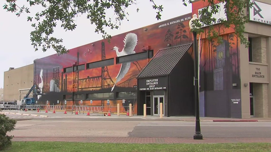 Artist finishes massive, 7 thousand square-foot mural in downtown ...