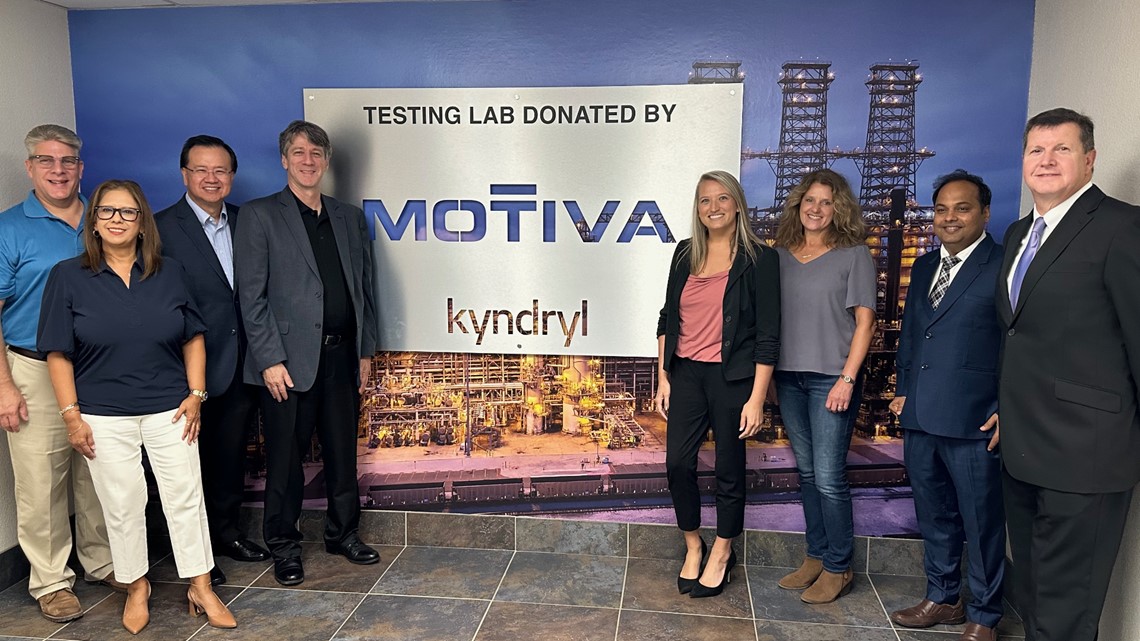 New computer lab donated to ABC SETX by Motiva and Kyndryl | 12newsnow.com
