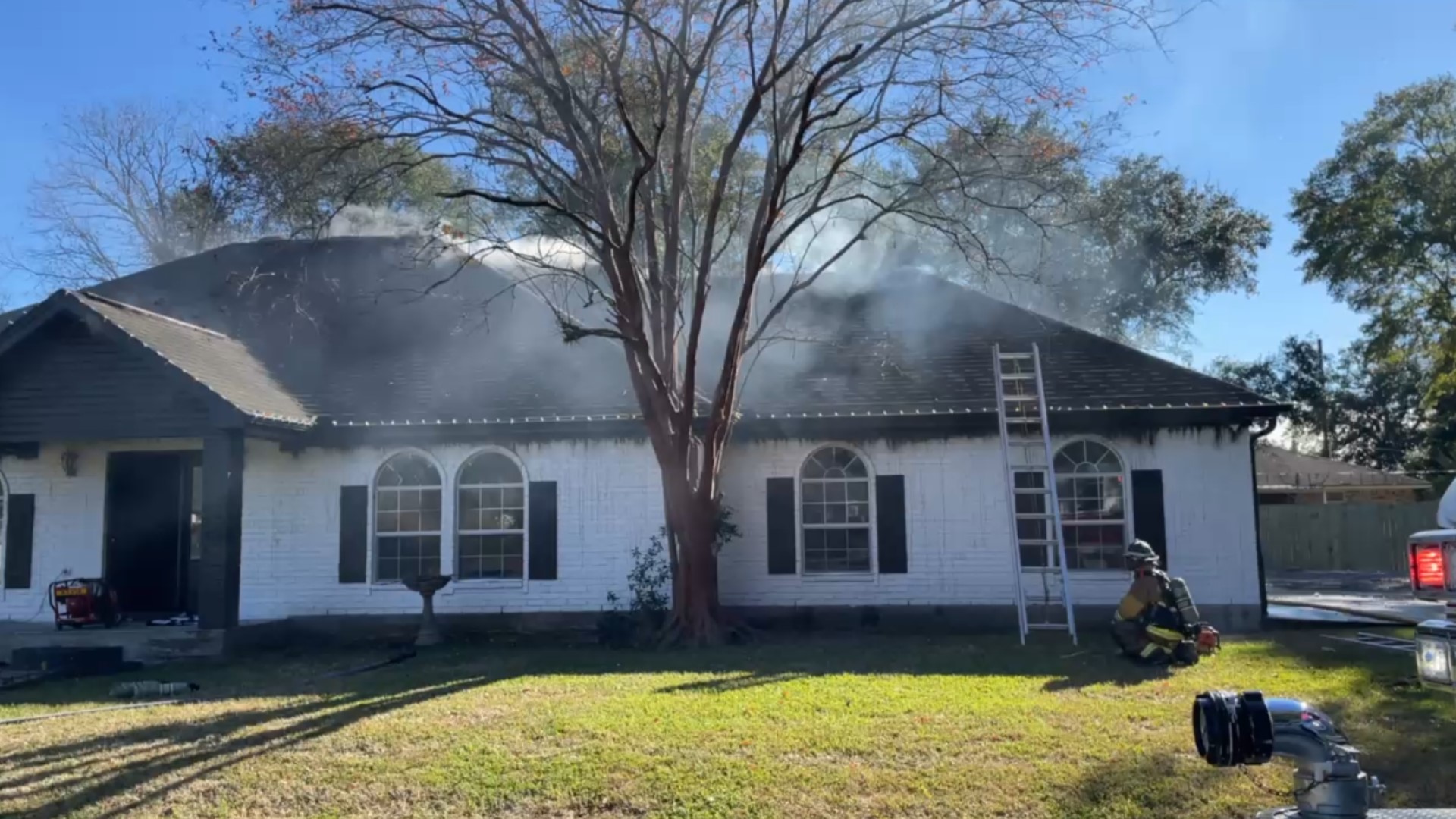 Firefighters respond to Bridge City house fire | 12newsnow.com