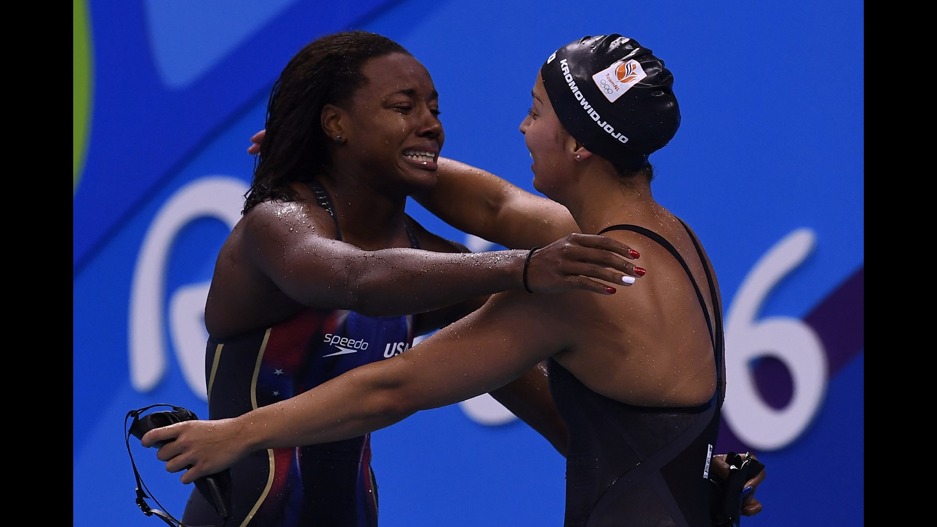 PHOTOS | Simone Manuel's emotional Gold medal win | 12newsnow.com