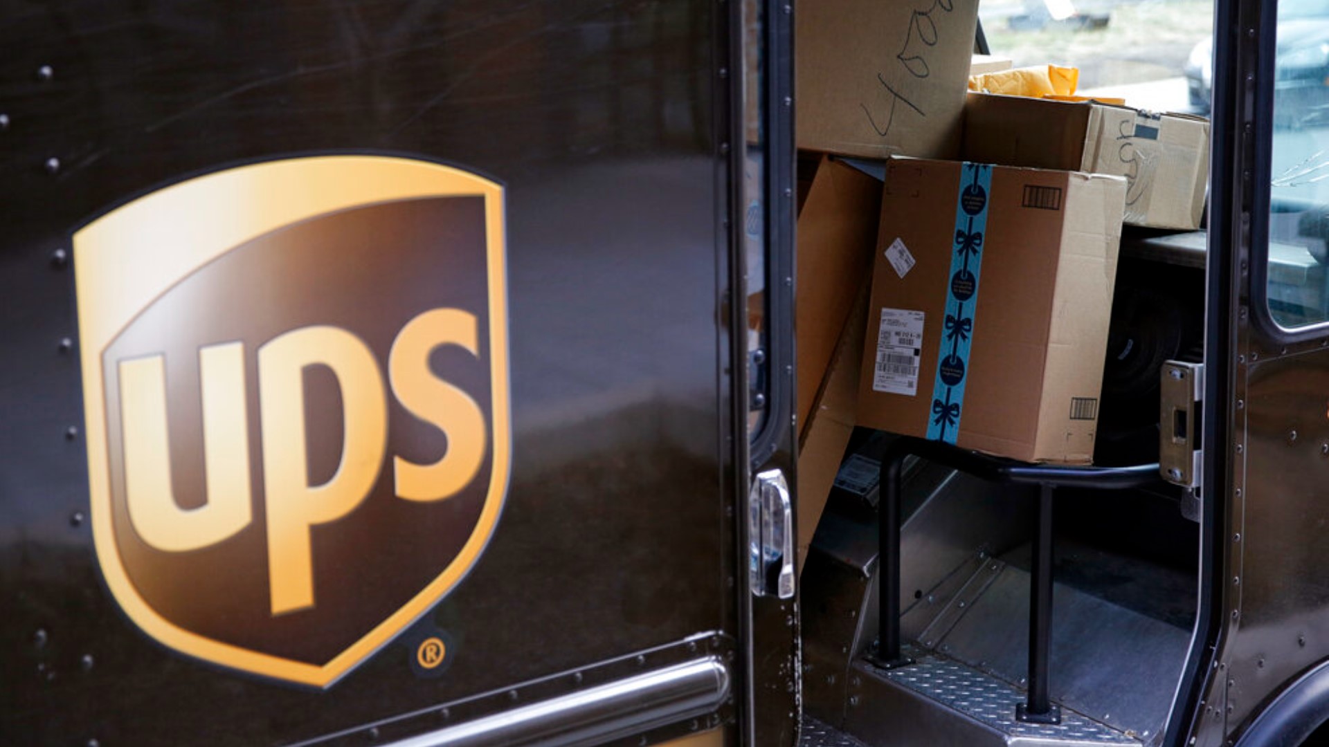 Dallas, Texas UPS death: Person killed in trash compactor | 12newsnow.com